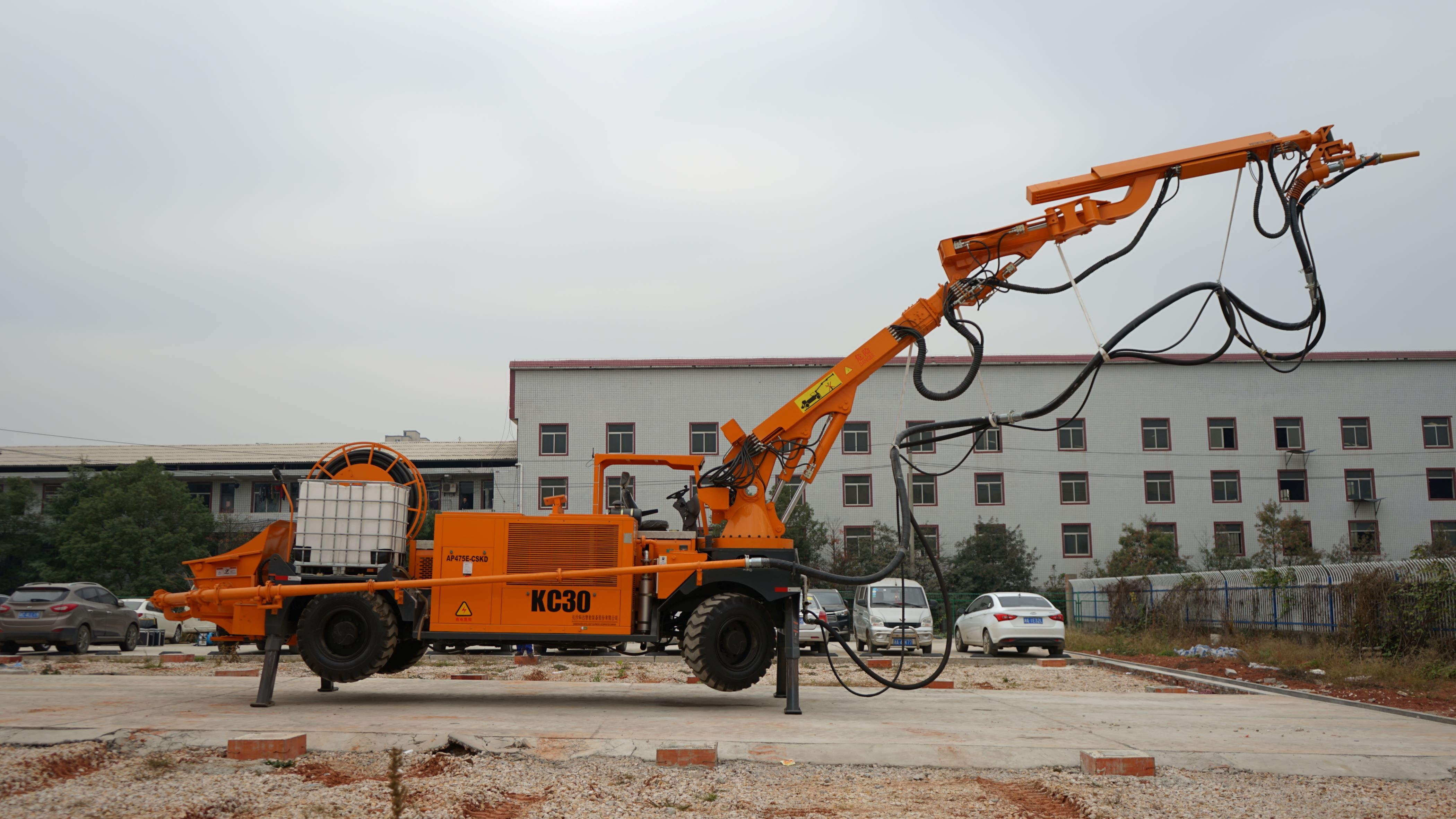 0 - 20km/h Robotic Shotcrete Machine 45 22KW / 1480rpm Concrete ...
